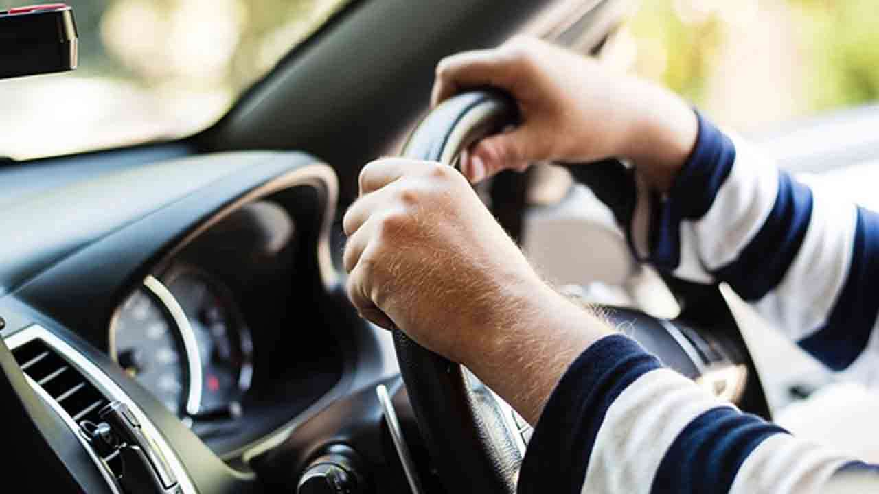 வெளிநாட்டவர்களுக்கான சாரதி அனுமதிப்பத்திரக் கட்டணங்கள் திருத்தம் | Sri Lanka News | Ada Derana ...